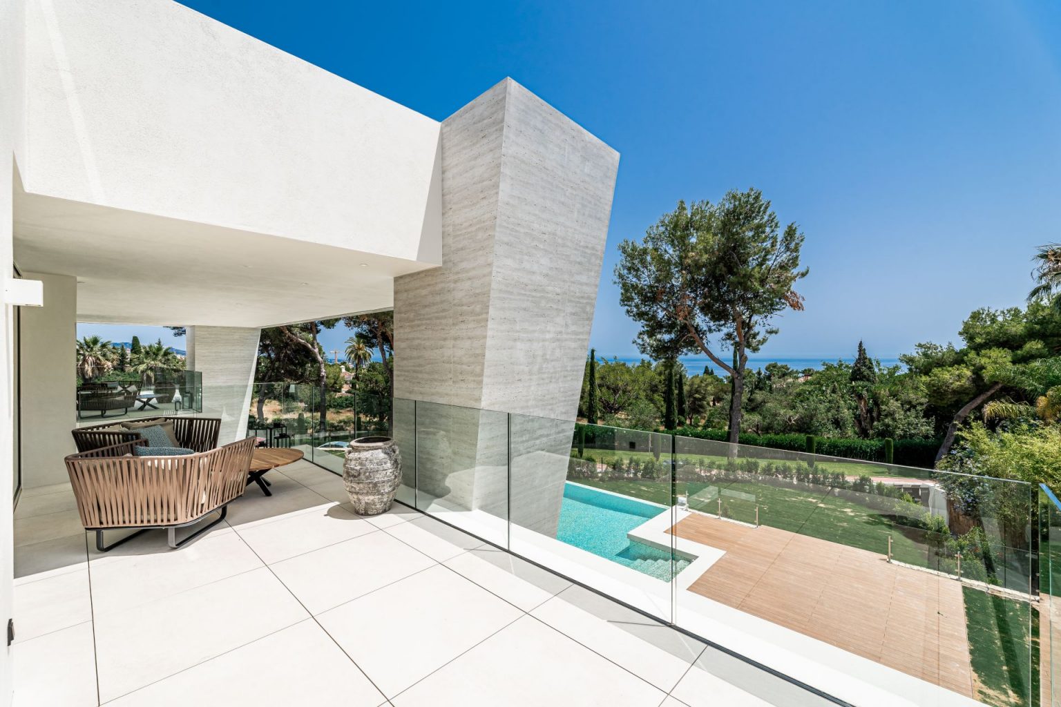 Trendsetting Terrace and Balcony Ideas for 2024: Elevate Your Outdoor ...